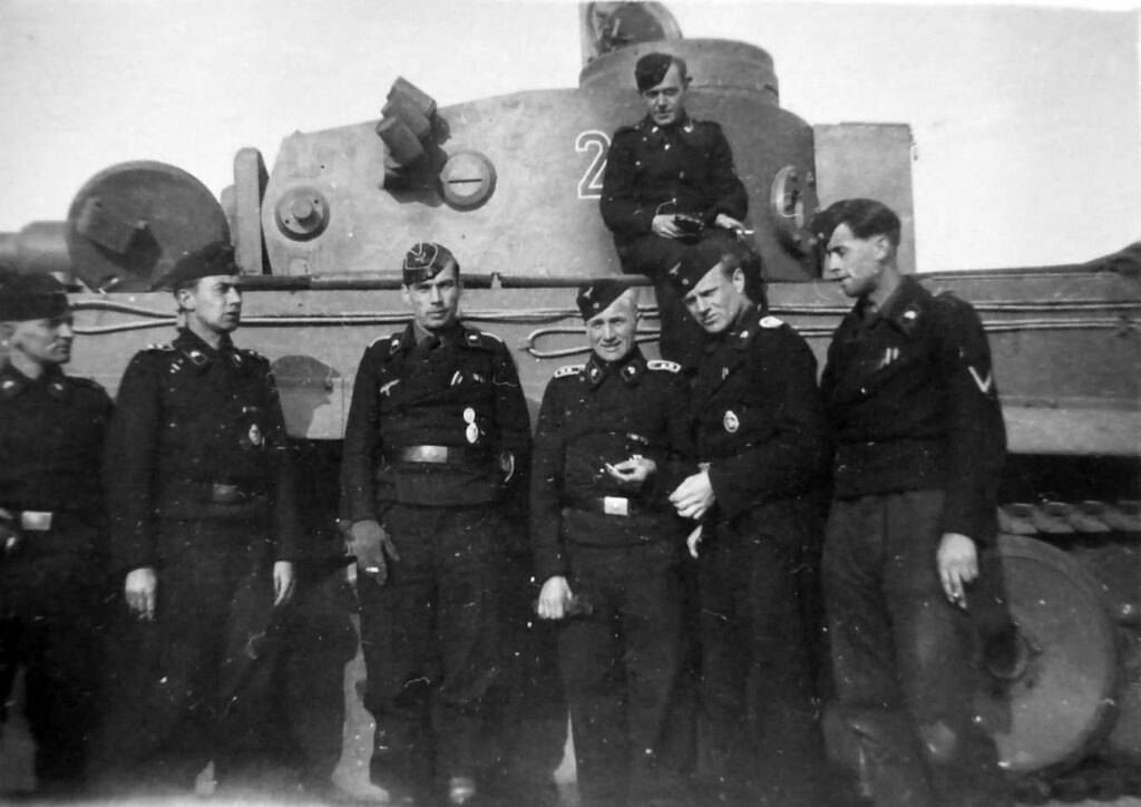 Manufacturing the Tiger I: Engineering the Formidable German Heavy Tank ...