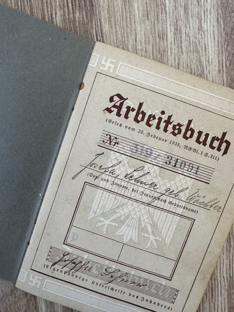 “Arbeitsbuch” from the Deutsches Reich - Timeless History